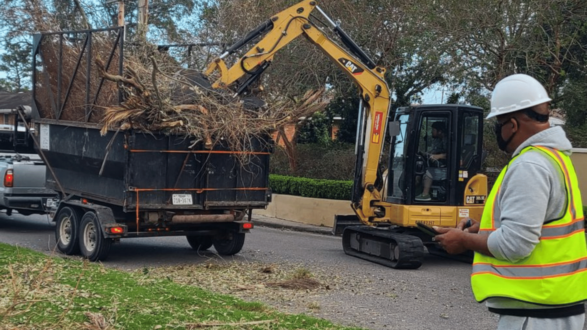 Complete Guide for Debris Removal and Decluttering | United FS